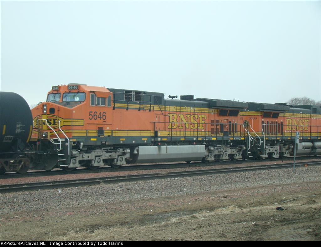 BNSF 5646